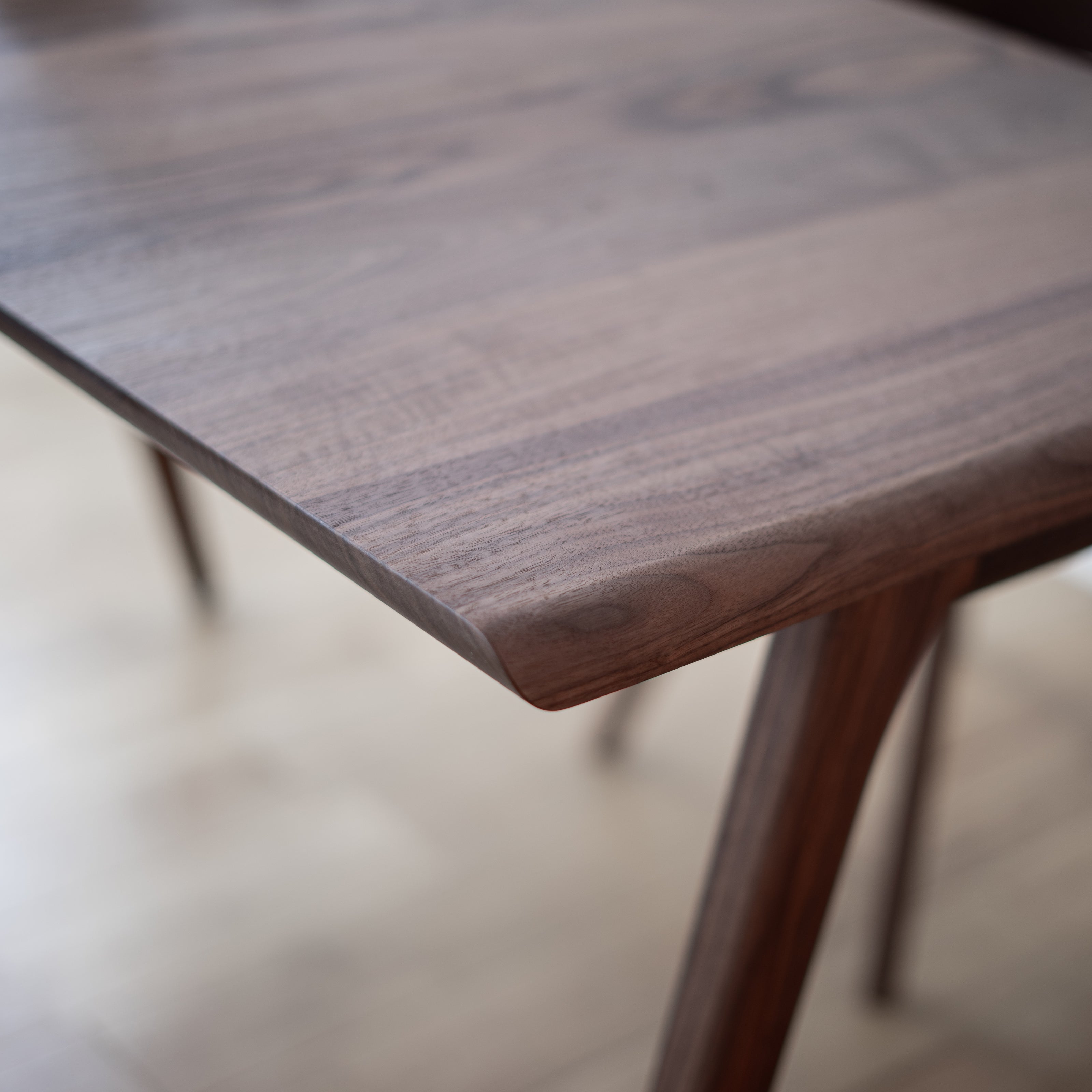 ISUTOKU - HARP Dining Table – ALOT Living Limited